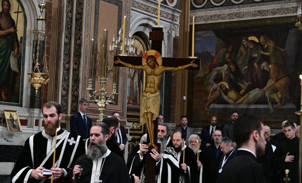 Μεγάλη Πέμπτη: Σήμερον Κρεμάται επί Ξύλου - Η Σταύρωση και τα 12 ...